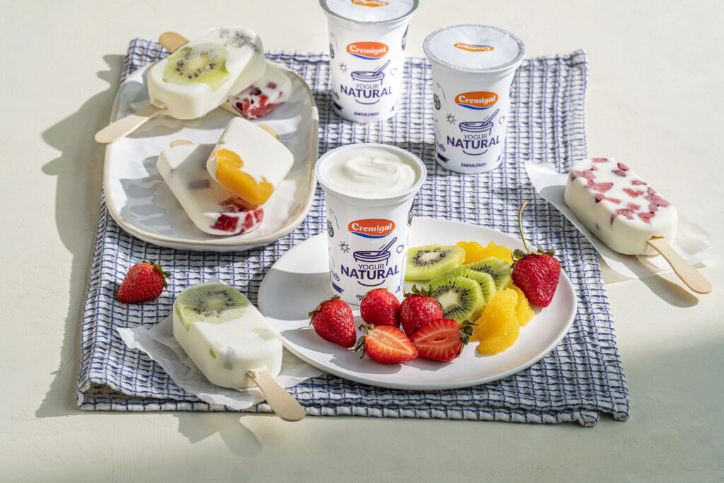 Helados de yogur natural y frutas - Cremigal